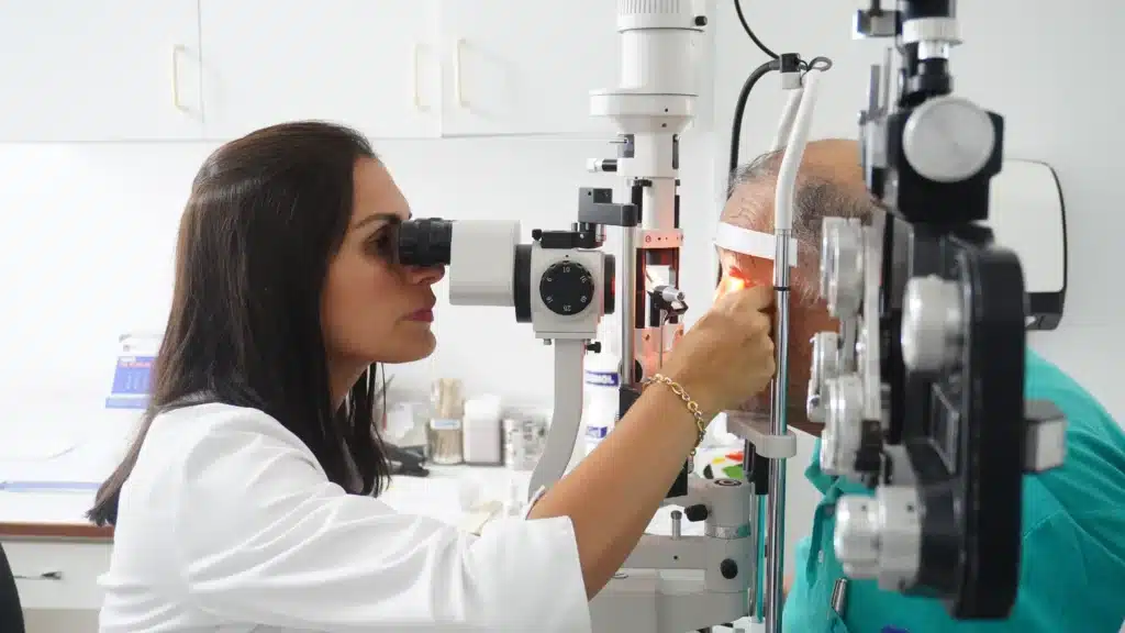 Consulta oftalmológica integral con profesionales expertos